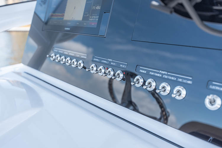 Open 252 Center Console · Features | Sportsman Boats