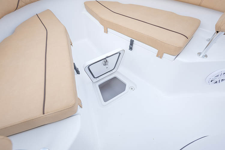 Open 212 Center Console · Features | Sportsman Boats