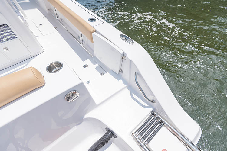 Open 282 Center Console · Features | Sportsman Boats